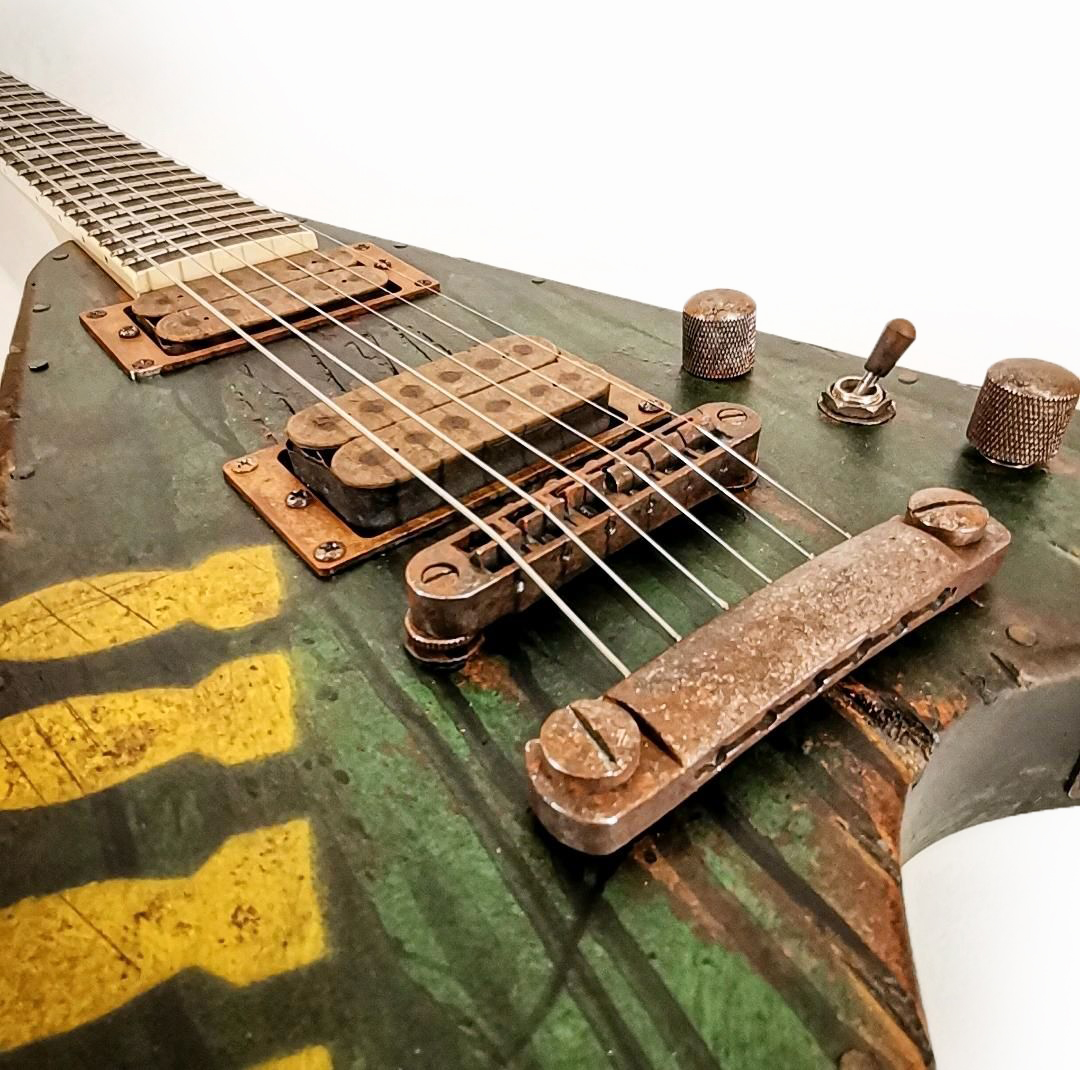 RR-Style Rusty ARMY GREEN – Dom De Plume Wasteland Guitars